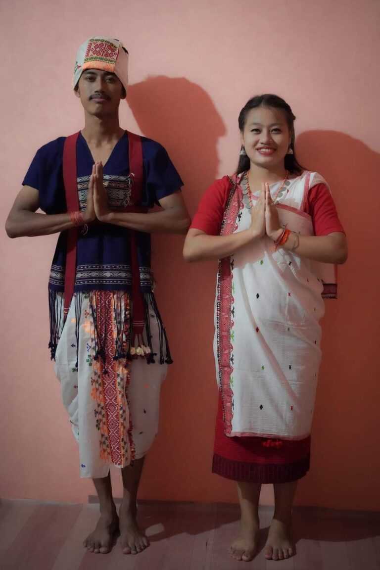 Assamese Traditional Outfits - Assamese Tribes and Its Traditional ...